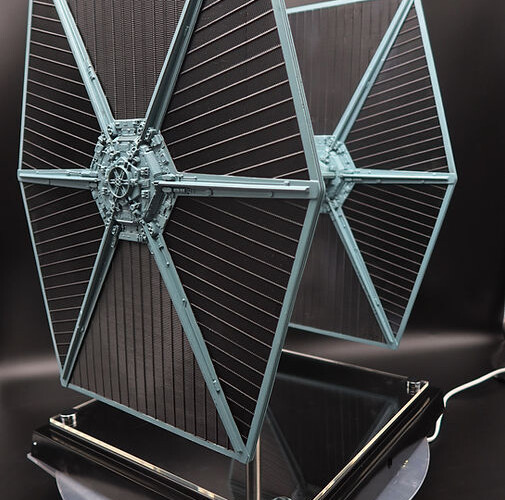 T Fighter – Studio-Scale Model (Star Wars) – Time to collect